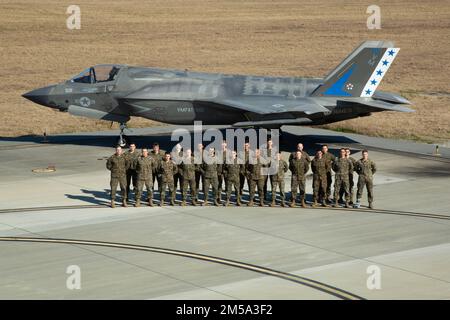 Marines with Marine Fighter Attack Training Squadron 501, Marine ...