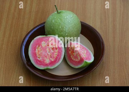 Thai Guava Inside Red Pulp Stock Photo - Alamy