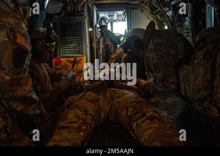 U.S. Soldiers with 8th Forward Resuscitation and Surgical Detachment ...