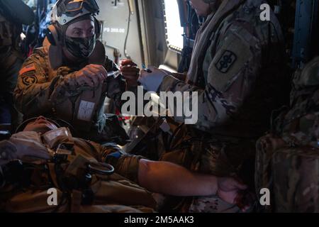 U.S. Soldiers with 8th Forward Resuscitation and Surgical Detachment ...