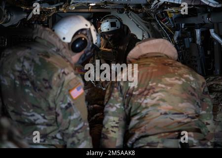 U.S. Soldiers with 8th Forward Resuscitation and Surgical Detachment ...