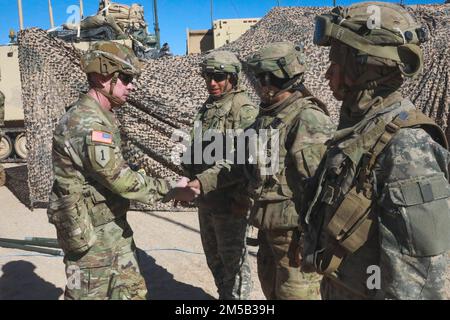 Leaders visit 2ABCT during NTC Stock Photo - Alamy