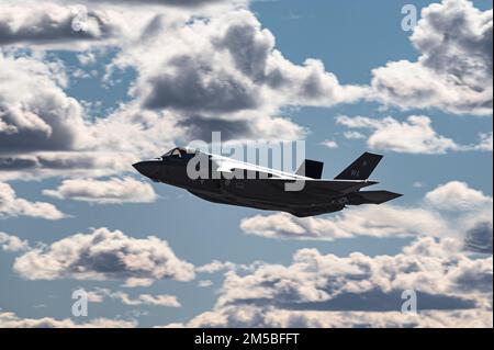 F-35 Helmet Mounted Display System Stock Photo - Alamy