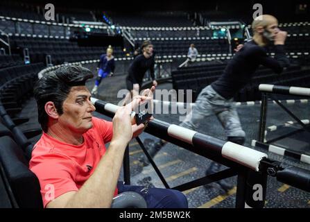 Bochum, Germany. 07th Dec, 2022. Reva Rice ("Mama") stands next to dpa ...