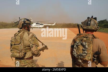 U.S. Army Special Forces soldiers, Lt. Col. Kevin Trujillo, Commander ...