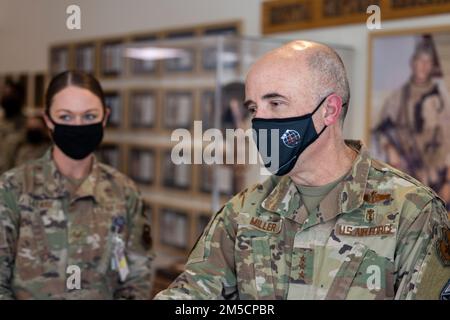 LT. General Robert Miller, USAF SG & USSF SG, visited Defense Health ...