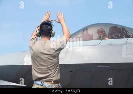 Multi-capable Airman from the 154th Maintenance Group, witness F-22 ...