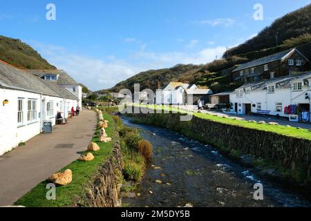 The River Valency flowing through the village of Boscastle, Cornwall ...
