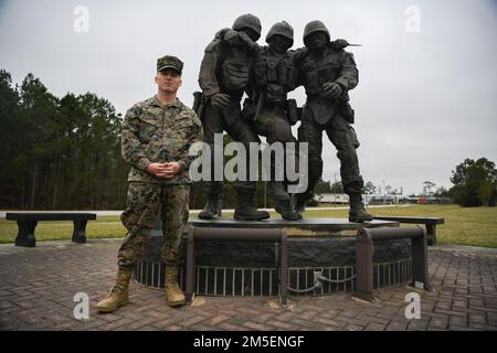 Sgt. Maj. Bradley Kasal statue at Wounded Warrior Battalion- West ...