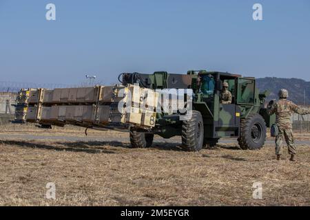 Republic of Korea (ROK) soldiers move in single file toward Korea's ...