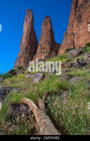 Landscape view of the Monument Valley of Mali with the Main de Fatima ...