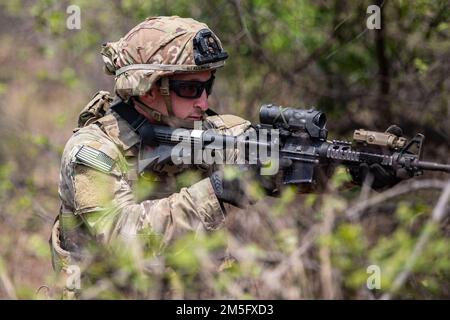 U.S. Army Soldiers from Braves Company, 4th Battalion, 23rd Infantry ...