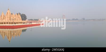 Shri Sarveshwar Mahadev Temple at Brahma Sarovar in Kurukshetra ...