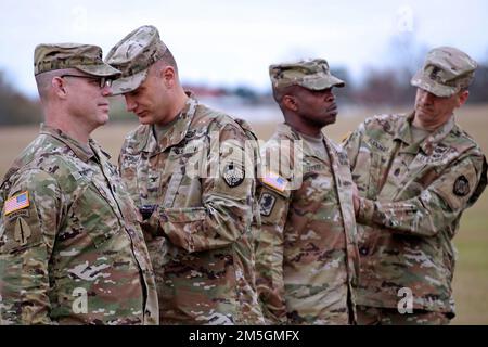 Col. John Popiak, commander of the Army Cyber Protection Brigade (right ...