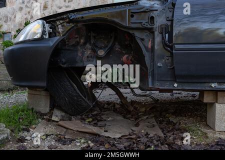 Car brake discs without wheels , Lift the car with the hydraulic car ...