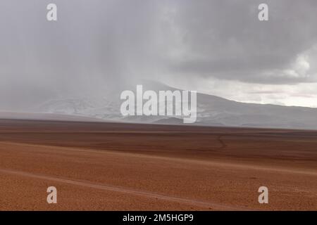 Snow falling over Atacama desert in Chile, the dryest and most extreme ...
