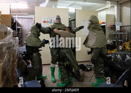 U.S. Air Force Col. Nathan Colunga (left), Special Warfare Training ...
