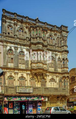 India, Gujarat, Sidhpur, Bohra Vad, Bohra women in a street of muslim ...