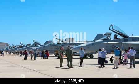 Family and friends of Marines with Marine Fighter Attack Squadron 112 ...