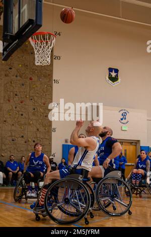 U.S. Air Force Col. Sean Lowe, 48th Operations Group commander, left ...