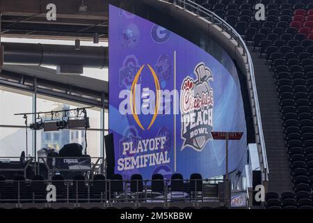 Atlanta, Georgia, USA. 29th Dec, 2022. Ohio State Buckeyes defensive ...