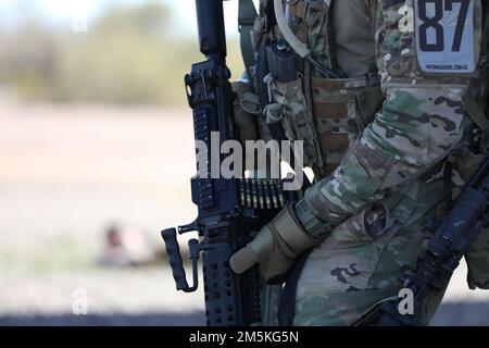 Arizona National Guard Soldiers with the 856th Military Police Company ...