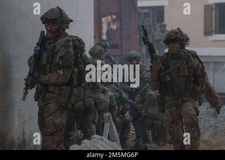 British soldiers during a fight exercise in Berlin-Spandau on the 6th ...