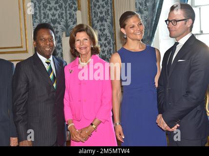 Pelé, Sweden's Queen Silvia, Crown Princess Victoria and Prince Daniel ...