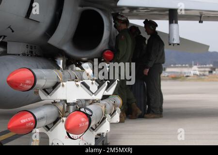 The AIM-120 advanced medium-range air-to-air missile (AMRAAM) of ...
