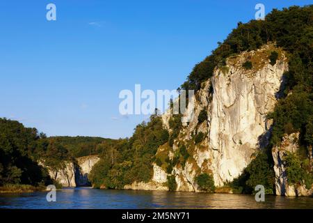 Danube breakthrough, also Weltenburg narrows, the Danube makes its way ...
