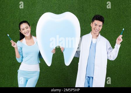 Male doctors and patients to share the grass dental health knowledge ...