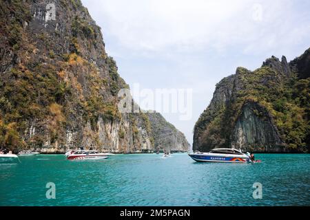 Thailand pipi island waters Stock Photo - Alamy