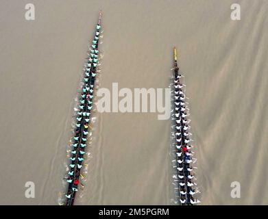 Fultola, Khulna, Khulna, Bangladesh. 30th Dec, 2022. Nouka Baich boats ...