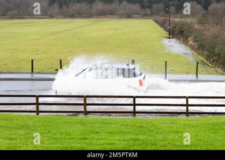 Dumgoyne, Stirling, Scotland, UK. 30th Dec, 2022. UK weather - flooding ...