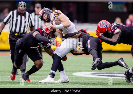 North Carolina State's Tanner Ingle (10) warms up prior to the start of ...