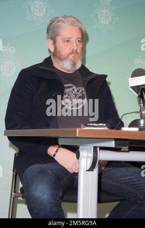 Non Exclusive: Elle's father, Tim Edwards, was present together with ...