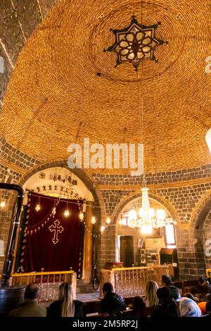 Christmas mass, celebration in Syriac Orthodox Church of the Virgin ...