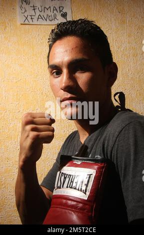 Boxeador profesional Juan Francisco Estrada ¬el Gallo¬ con un record de ...