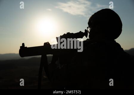 U.S. Marines fire the MK153 shoulder-launched multipurpose assault ...