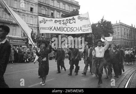 SSSR, Soviet Union, Moscow: The traditional World Youth Festivals ...