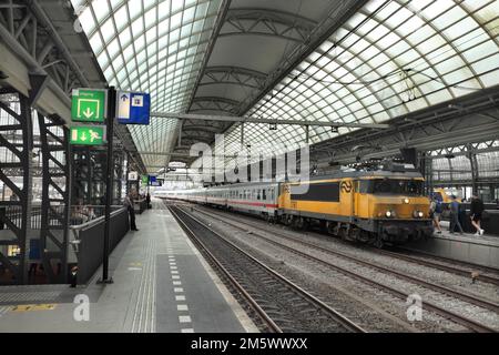 Alstom-built Class 1700 electric locomotive no. 1761 at Amsterdam ...
