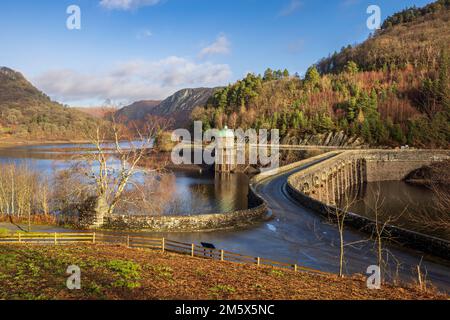 The domed valve tower and bridge of Garreg Ddu dam in the Elan Valley ...