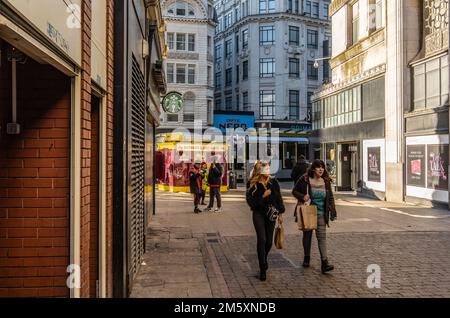 manchester street scenes Stock Photo - Alamy