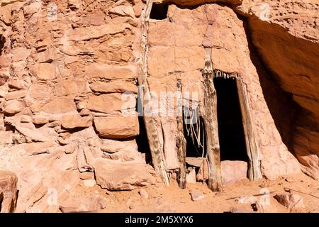 Split Level Ruin. Backpacking in Grand Gulch and viewing Anasazi dwellings and rock art. Near ...