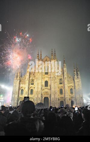Milan, Italy. 01st Jan, 2023. Milan - New Year's Eve in Piazza Duomo ...