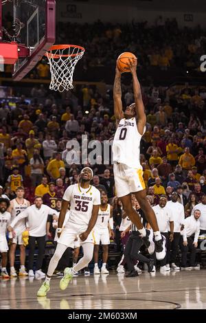 Arizona State guard DJ Horne (0) passes away from defensive pressure by ...