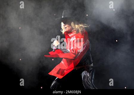 Róisín Murphy, eccentric British dance icon, best known as lead singer ...