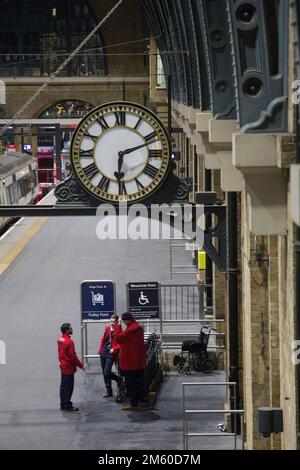 Kings Cross Station, London. LNER, ' The Queen of Scots ' Pullman ...