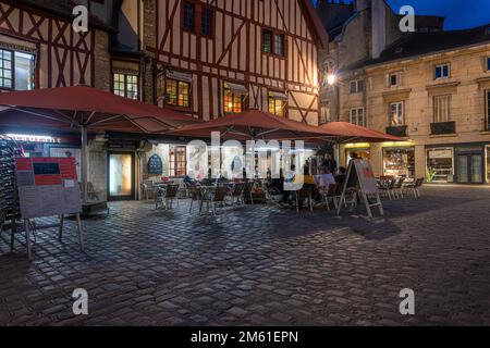 Dijon street cafe at night Stock Photo - Alamy