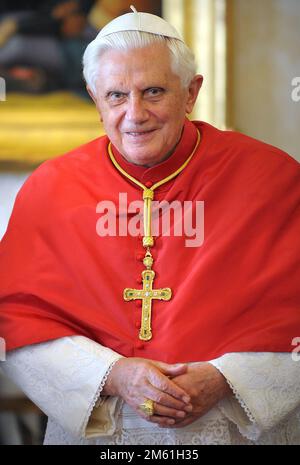 Vatican City State, Vatikanstadt. 28th Dec, 2022. Pope Benedict XVI and ...